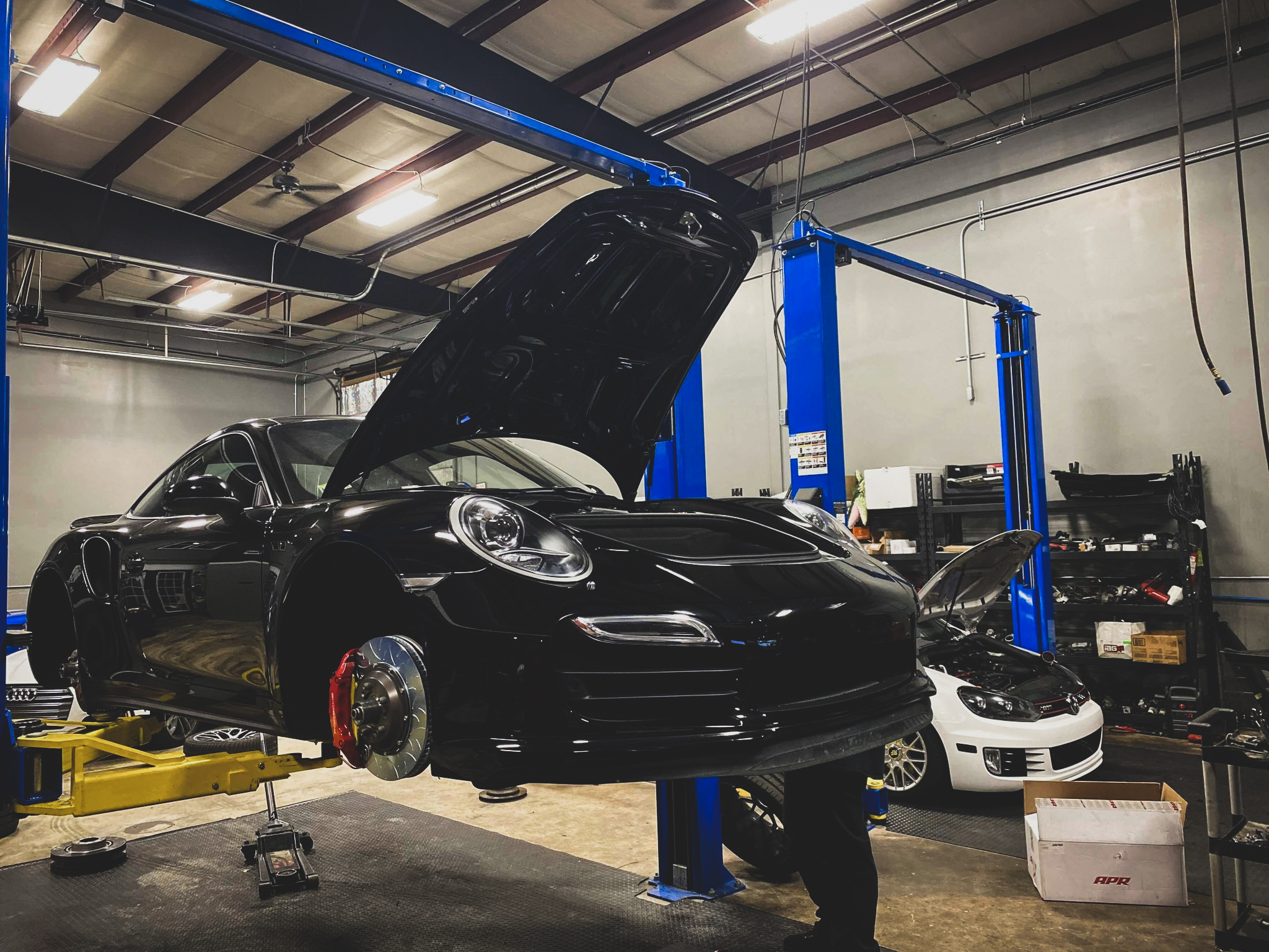 Porsche In-House Services